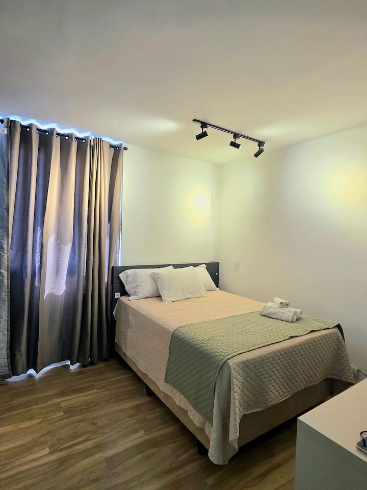 2003 Princess, Silencioso No Centro/batel - Curitiba