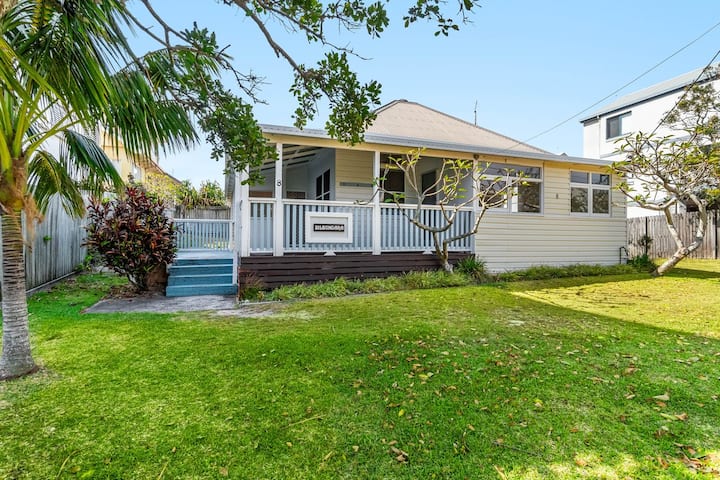 Sandy Cheeks - Beach Cottage - Holiday Yamba - Yamba
