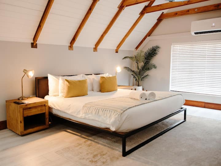 Premium King Room (Bath & Shower) - Welkom