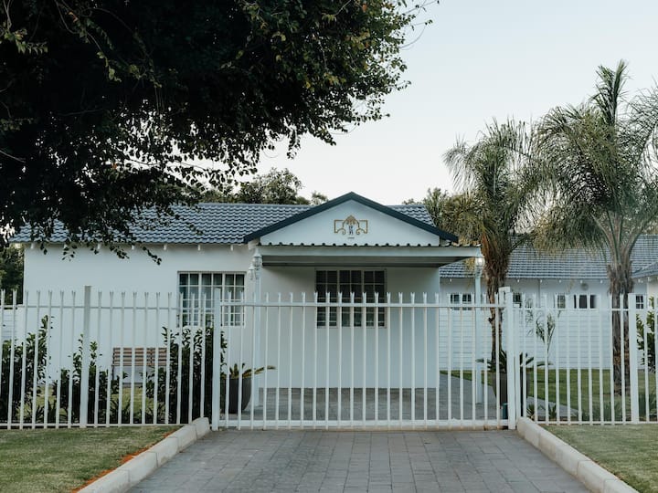 Luxury Apartment (Self Catering) - Welkom