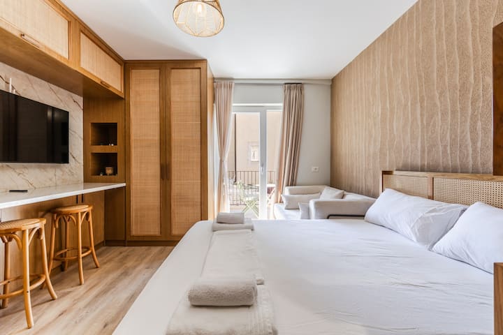 Luvra 1 | Dhërmi – Spacious Balcony Hideaway - Dhërmi