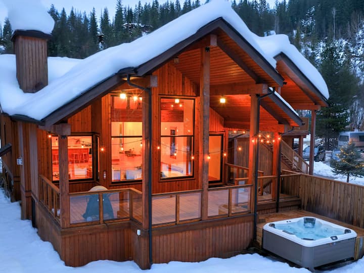 Great Escape Chalet Revelstoke - Revelstoke