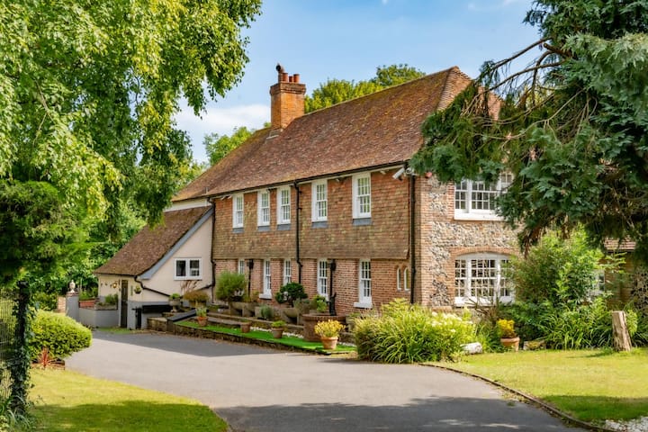 9 Bed In Alkham (Oc-m34784) - Dover
