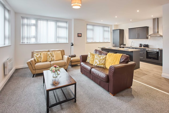 Host & Stay | Promenade Suite - Blackpool