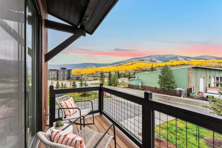 New Condo | Workspace | Fireplace | Deck | Garage - Silverthorne, CO