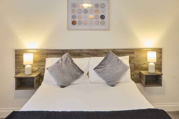 Host & Stay | Tower Suite - Blackpool