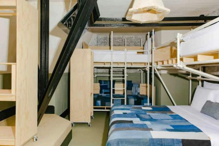 Supra Room For 5 Pers By Jam Ghent - Ghent (Belgium)