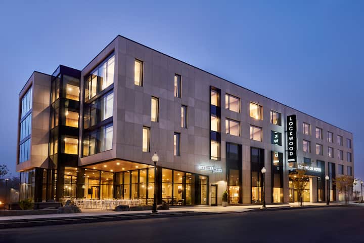 Award Winning Stay + Restaurant - Waterville, ME