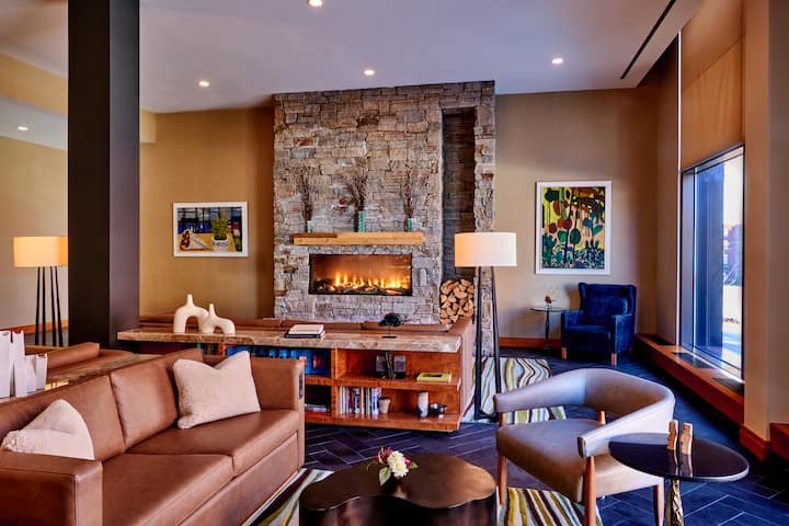 Prime Downtown Location + On Site Dining - Waterville, ME