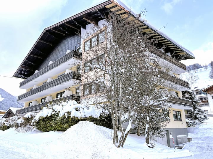 Kirchenblick By Interhome - Saalbach-Hinterglemm