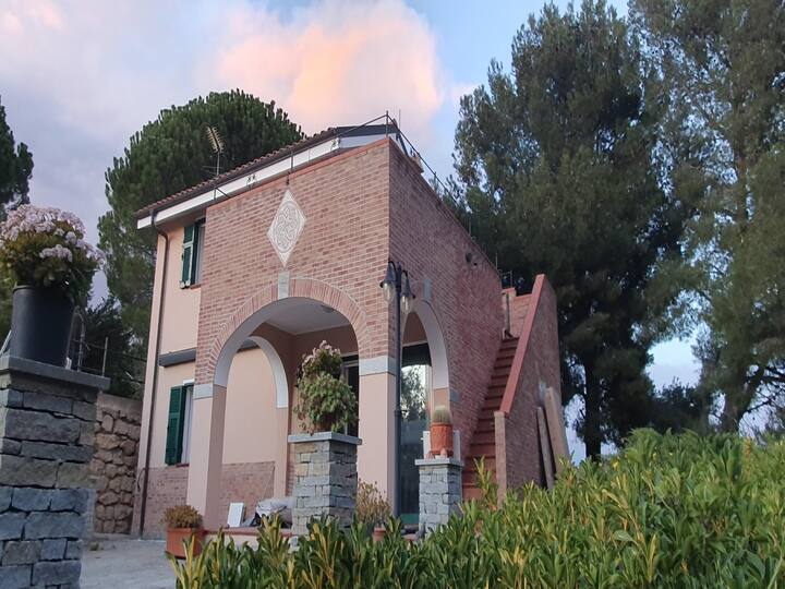 Appartement Au Bord De La Piscine Dans Une Villa - Imperia