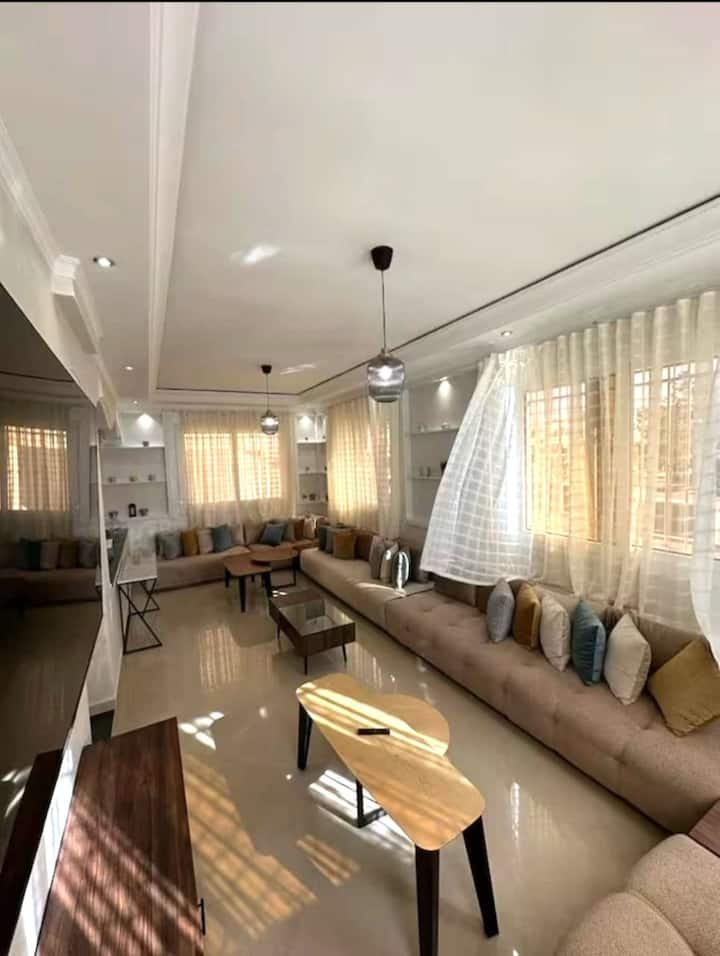 Incroyable Villa De 8 Chambres Avec Piscine Reg820 - 