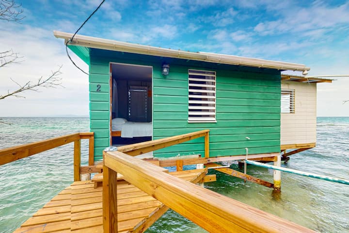 Oceanfront Cabin With Sea-view Deck & Kitchenette - Placencia