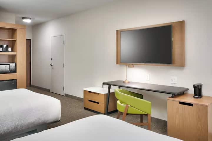 Poolside Comfort | Minutes To Red Rocks | 2 Units - Golden, CO