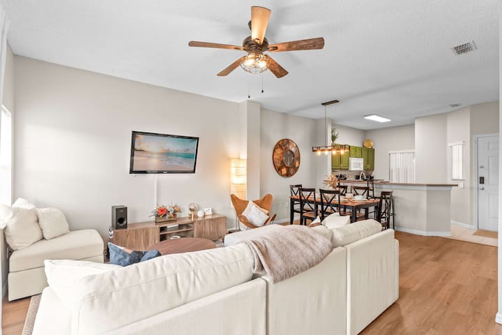 Peaceful Palms Stay For 6 - Kissimmee, FL