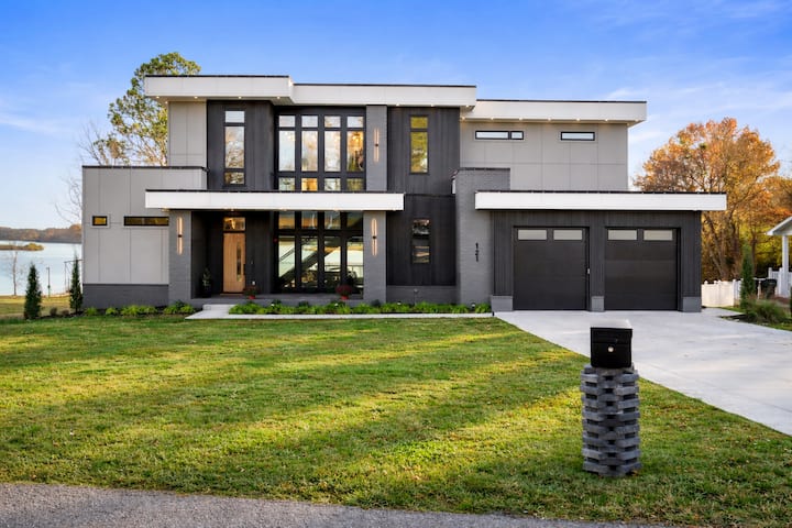 Above Glass House On Old Hickory - Hendersonville, TN