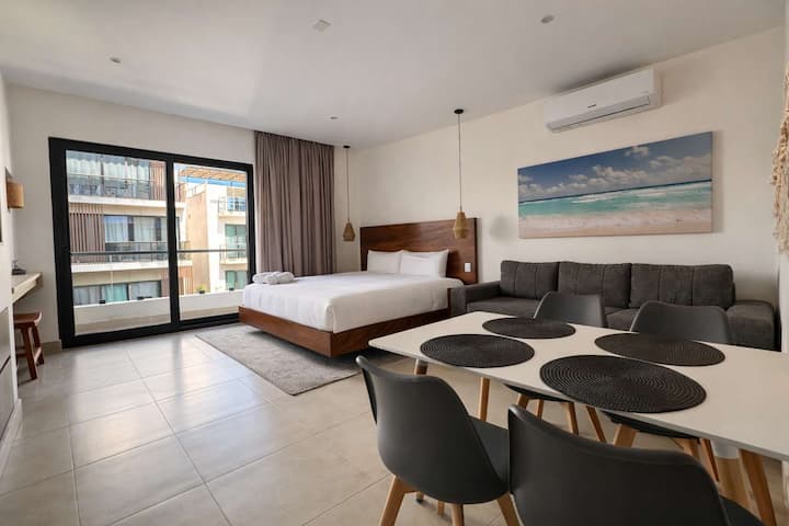 Live Playa: Rooftop, Pool & Prime Location - Playa del Carmen