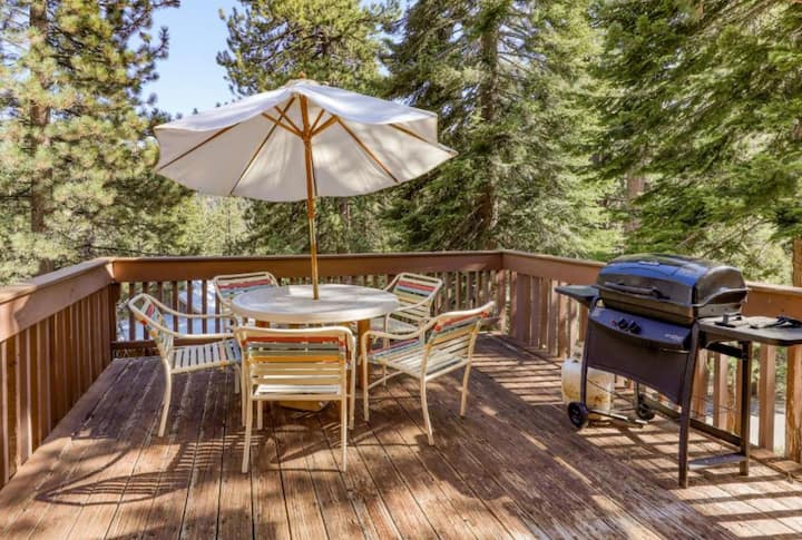 Cozy Lakeshore Cabin Near Skiing, Hiking & Fishing - Huntington Lake, CA