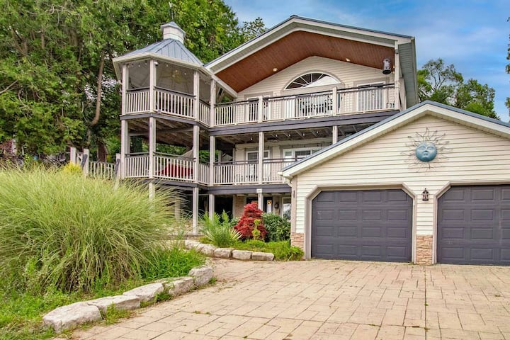 3br Beach House | Wi-fi, W&d, Dishwasher, Hot Tub! - Port Stanley