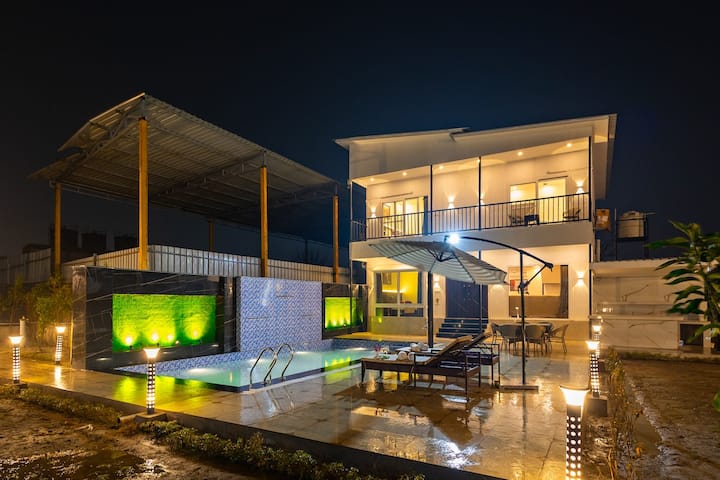 Pet-friendly Farmhouse W/ Pvt Pool - Noida