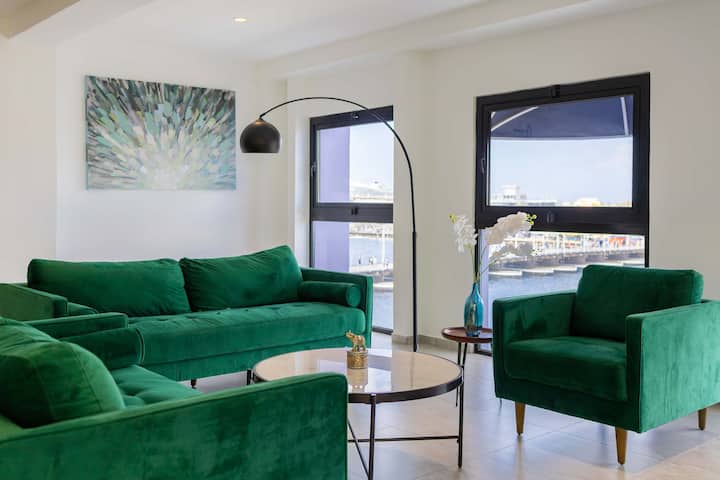 Handelskade's Grand Historical Penthouse: Refined - Curaçao