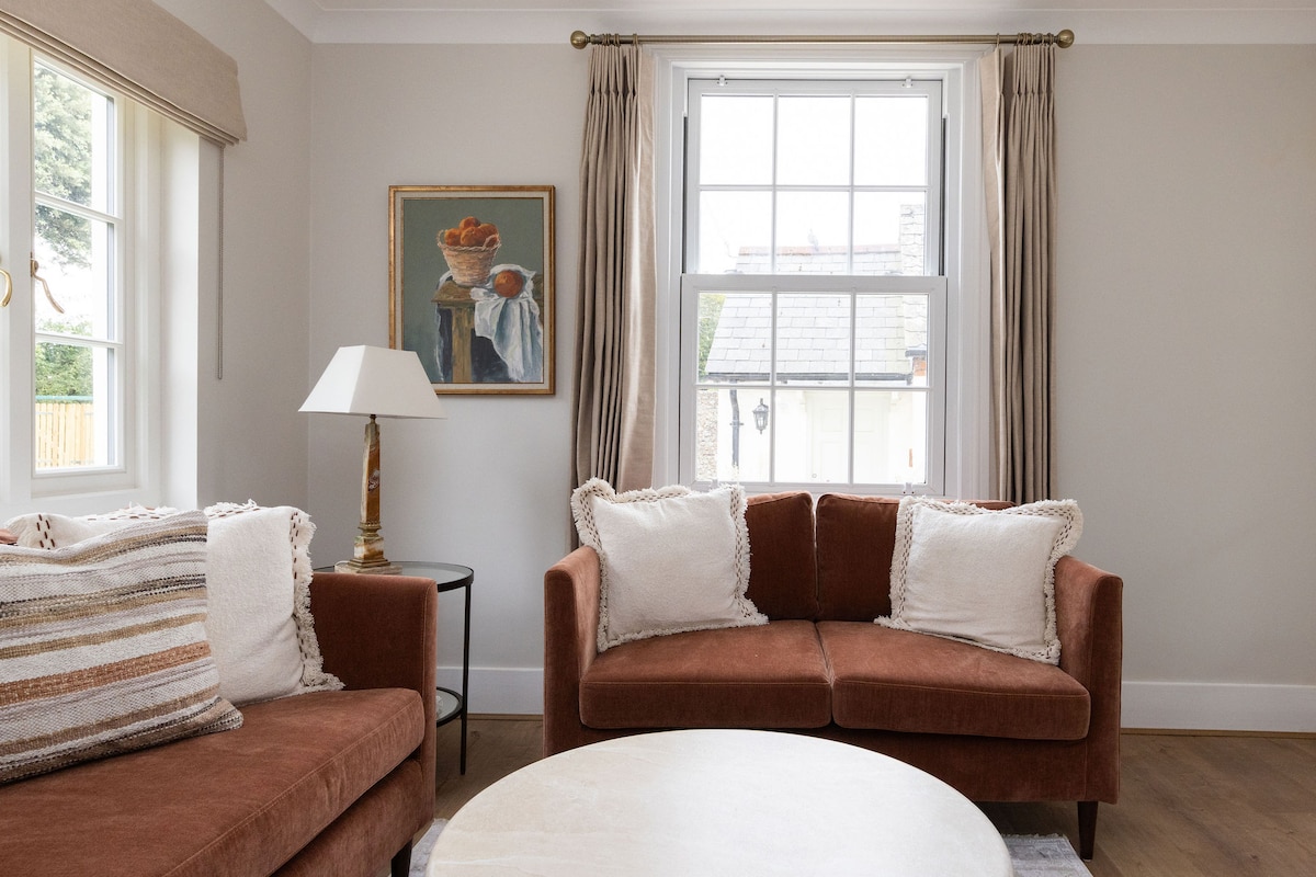 Lyminster Court | pela The Butler Collection - Casas para Alugar em ...