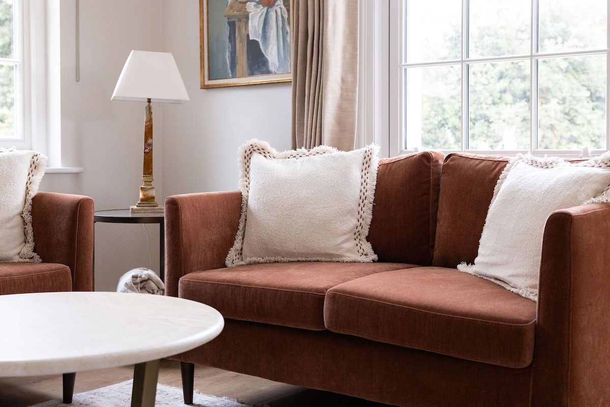 Lyminster Court | pela The Butler Collection - Casas para Alugar em ...