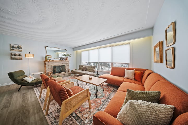 Renovated Stylish Retreat-central & Fully Equipped - Sault Ste. Marie, MI