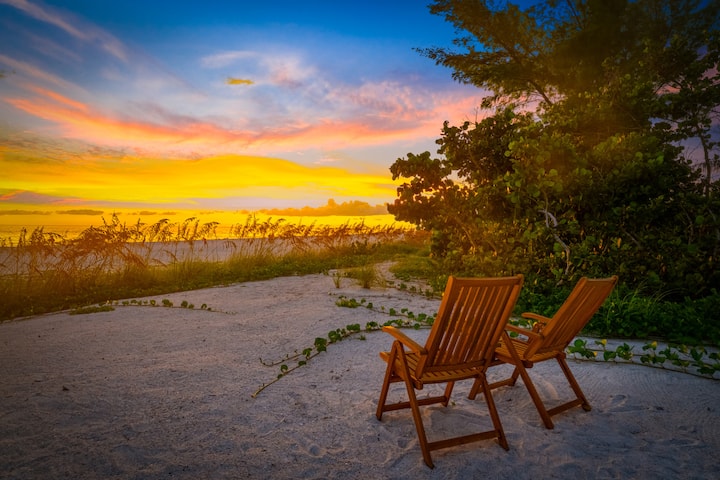 Limefish Luxury|gulf-front, Pool, Iconic Sunsets - Holmes Beach, FL