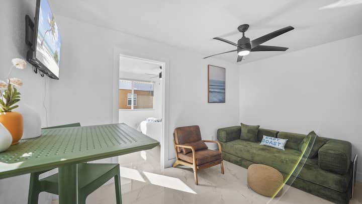 Sage Sands| Steps To Beach/pool/times Square - Fort Myers Beach, FL