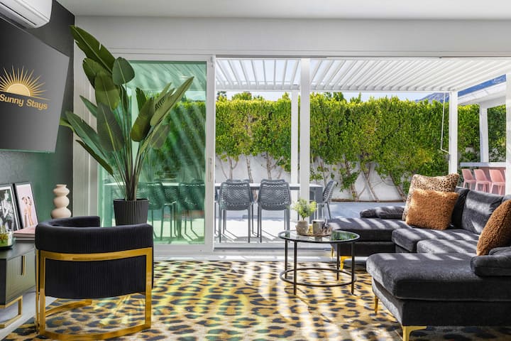 7 King Bed | Pool | Gym Accs | Old Hollywood Oasis - Palm Springs