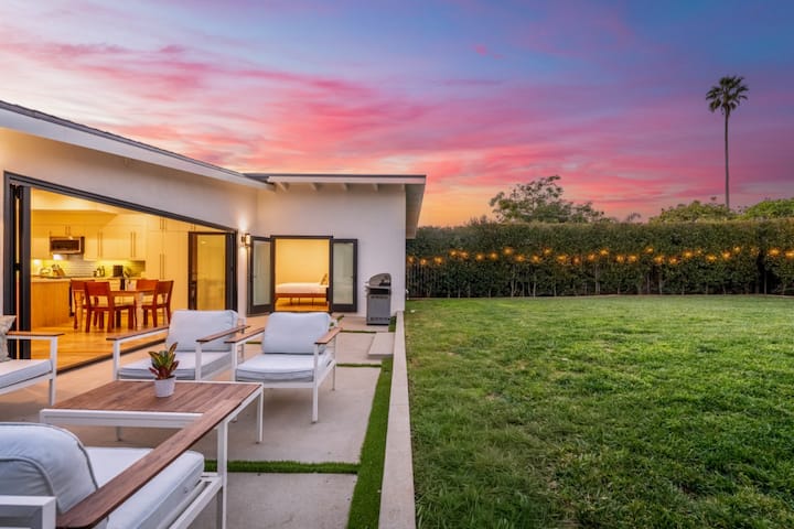 The Vinyl Palm | Creative Mesa Beach Escape - Santa Barbara, CA