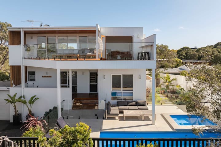 Tuckey Terrace | Heated Pool & Spa And Bay Views! - Portsea