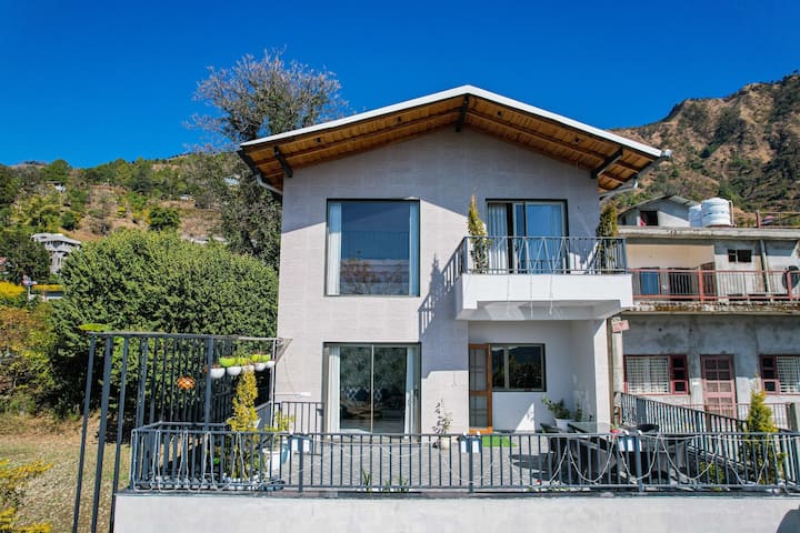 Farm W/ Pvt Pool & Lush Garden | Pet-friendly - Noida