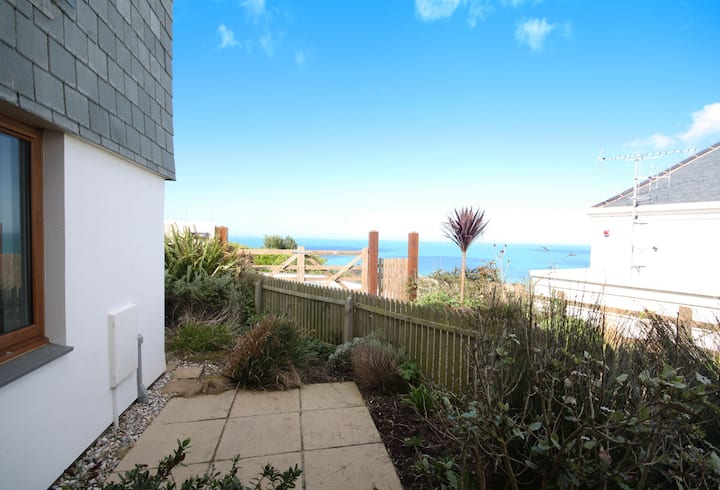 White Horses - Port Isaac