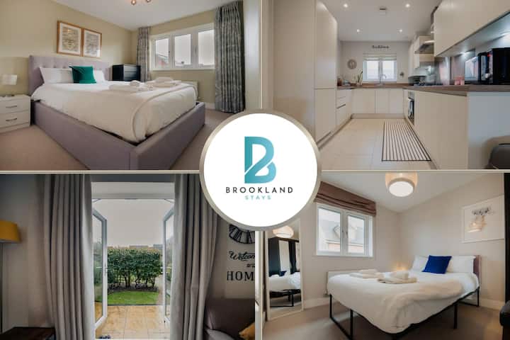 3 Bed House Business Sleeps 5 Location Wifi - Crawley