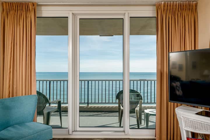 Direct Oceanfront, W/d, Full Kitchen, Indoor Pool - Myrtle Beach, SC