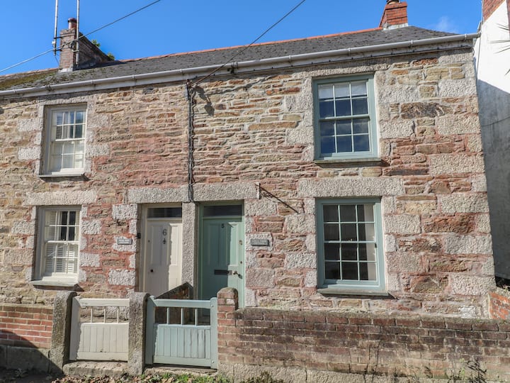 Apple Tree Cottage - Helston