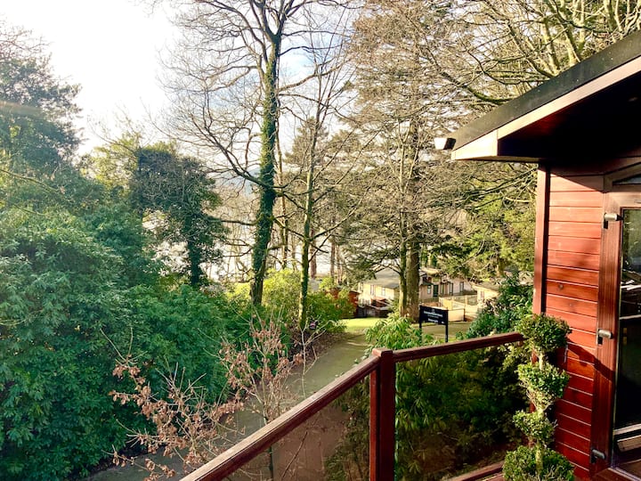 Tree House, Partial Lake Views - Bowness-on-Windermere