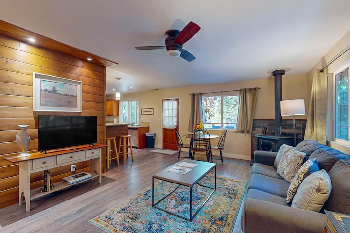 Remodeled 3br Mountainview | Fireplace | Deck - Idyllwild-Pine Cove, CA