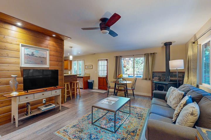 Remodeled 3br Mountainview | Fireplace | Deck - Idyllwild-Pine Cove, CA