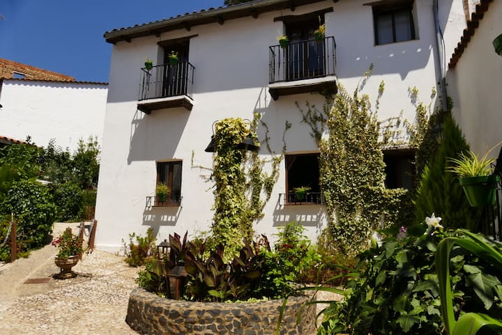 Alojamiento Carmen - Linares de la Sierra