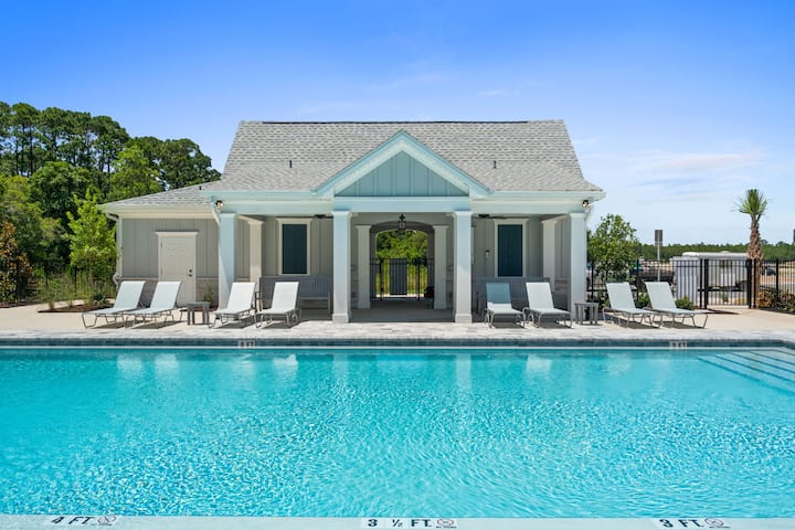 Blue Lagoon | Central Pcb Near Sports Parks & Pool - Panama City Beach, FL