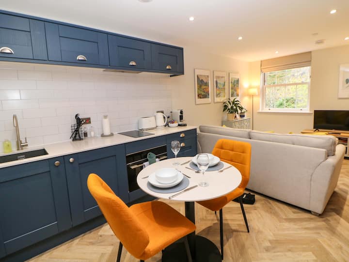 28 Rock Mill Holiday Apartments - Castleton