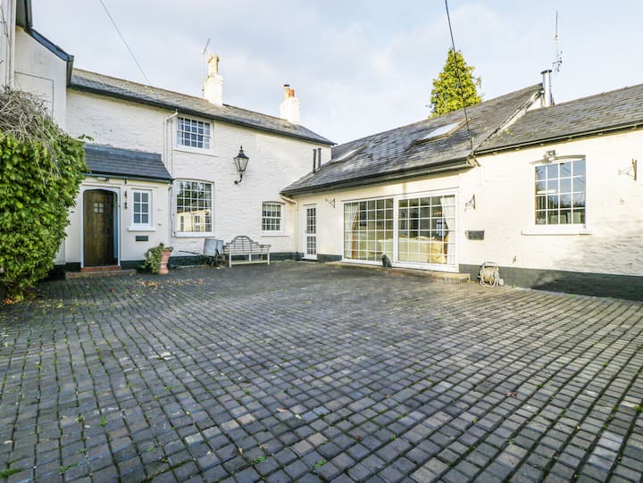 The Coach House - Abergavenny