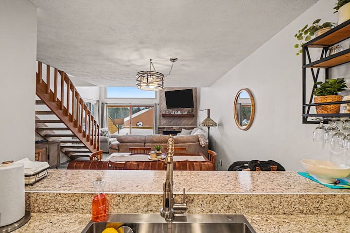 Trout Creek Resort #24 By Purestay - Harbor Springs, MI