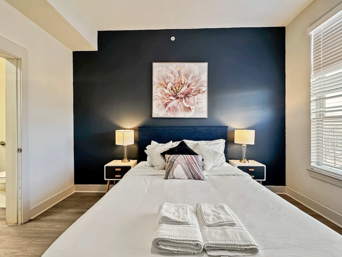 Upscale 2BR Deep Ellum | Pool, Gym & Free Parking - Apartments for Rent ...