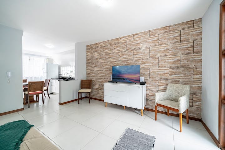 Apt Solaris 2q Perto Da Praia Do Sambaqui By Achei - Brasil