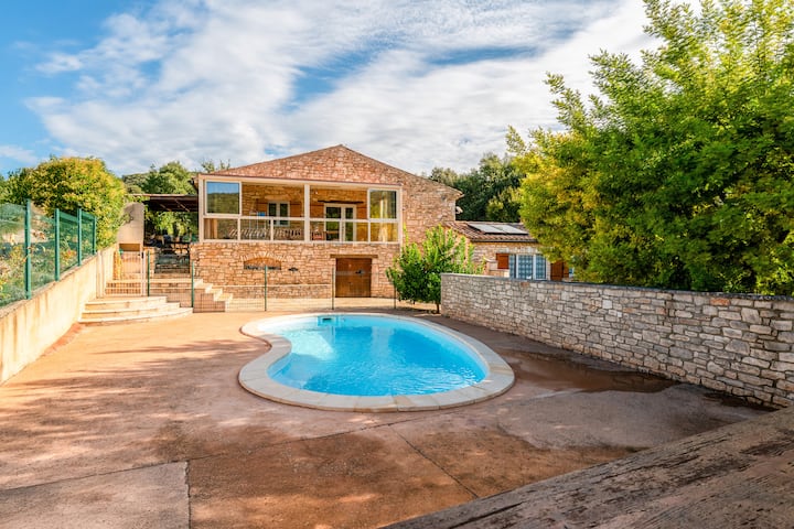 Joli Gîte Avec Piscine - Aiguèze