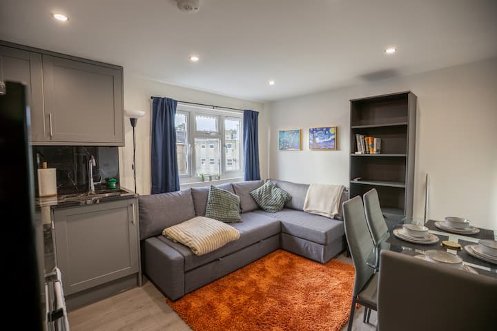 Moderne-vue Sur Rue-appartement-with-salle De Bain - Tunbridge Wells